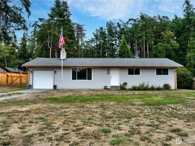 1808 Wellington Dr, Oak Harbor, WA 98277