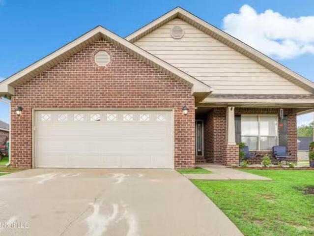 18092 CANAL CT, GULFPORT, MS 39503 Single Family Residence For.