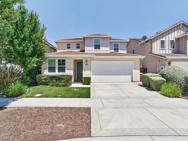 18094 Calaveras Dr, Lathrop, CA 95330