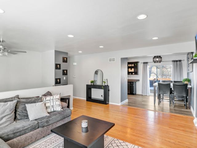 1809 Maplewood Court