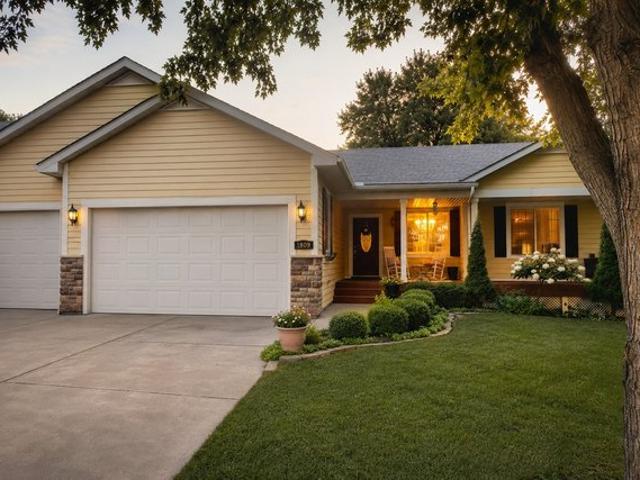 1809 Michigan Dr, Northfield, MN 55057