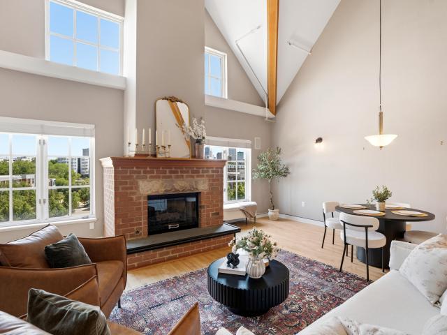 1809 N Commerce St, Unit 302