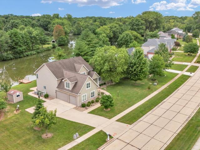 1809 N E West Lake Drive