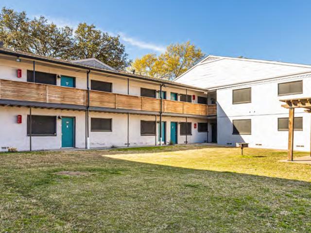 1809 on Cox Apartments 2 Bedroom Apartment for Rent at 1809 Cox St, Carrollton, TX 75006 Original Town