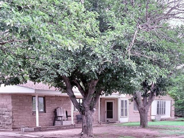 1809 Crowell Hwy, Quanah, TX 79252