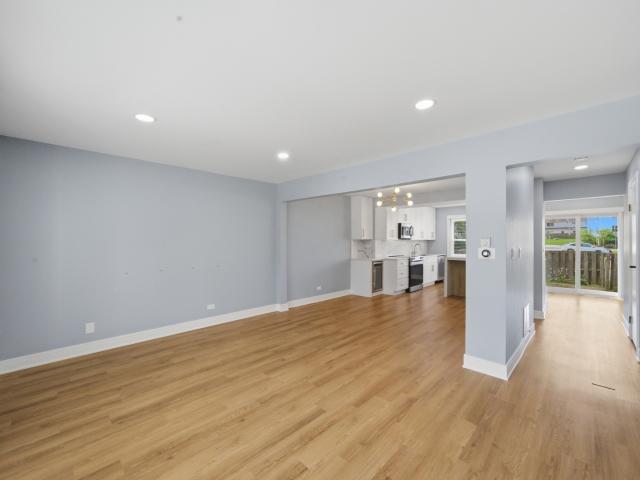1809 Dumont Lane