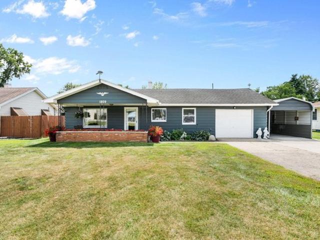 1809 E McKinley Ave, Mishawaka, IN 46545