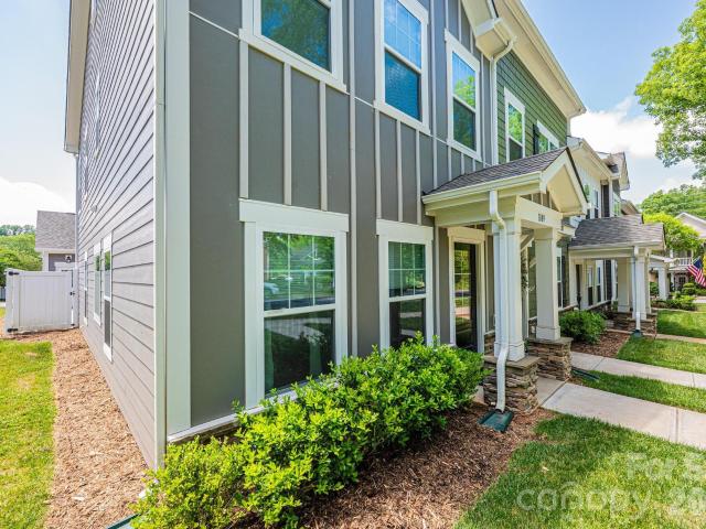 1809 Edgewater Drive NW