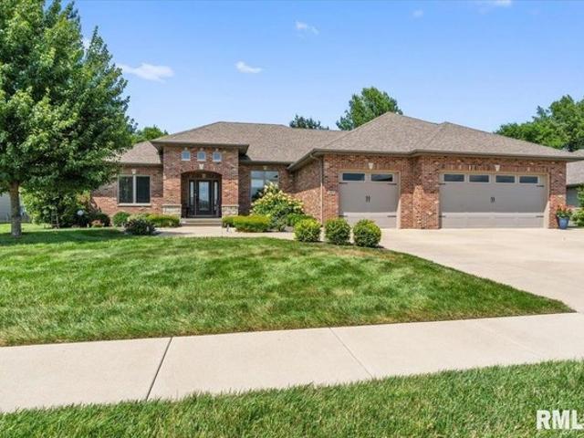 1809 Forest Glen St, Chatham, IL 62629