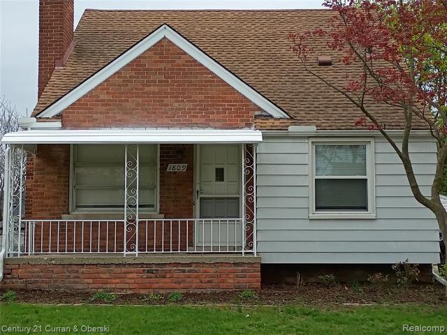 1809 Kingsbury Avenue