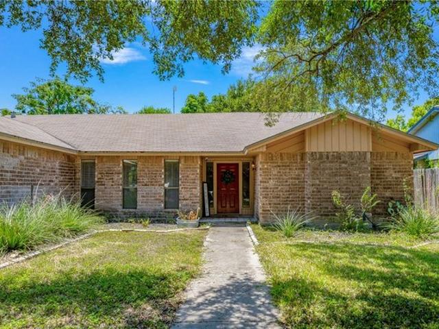 1809 Live Oak Dr, Portland, TX 78374