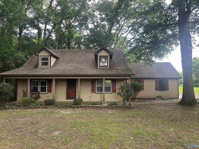 1809 Parker Rd SE, Hartselle, AL 35640