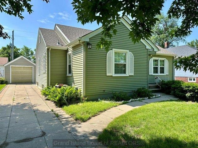 1809 W Division St, Grand Island, NE 68803