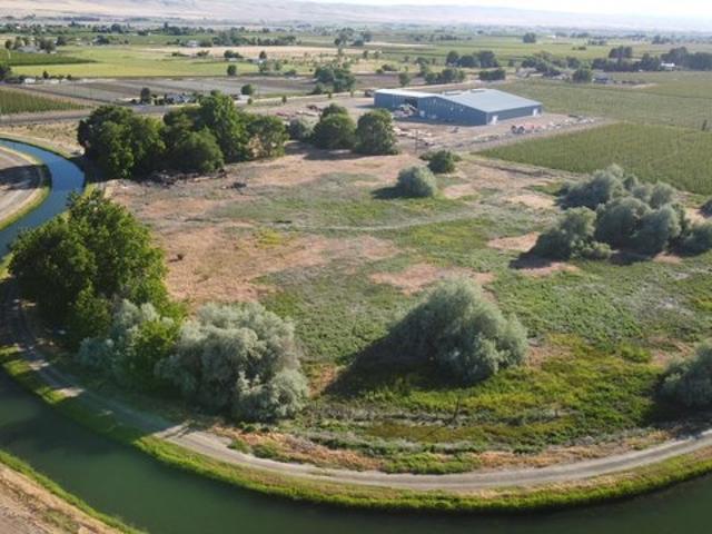 180002 W King Tull Rd, Grandview, WA 98930