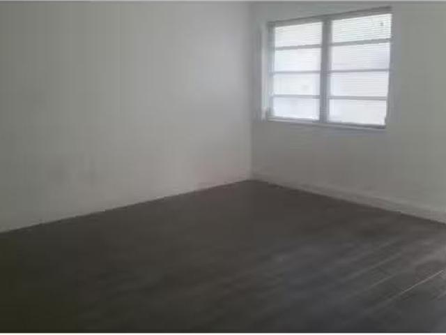 18001280 8960 NE 2nd Ave
