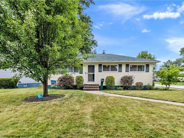 18002 Merece Dr, Brook Park, OH 44142