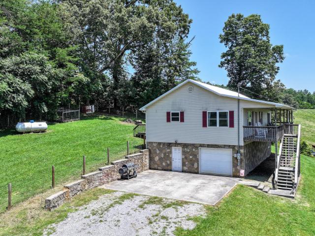 1800 Mountain Ridge Road