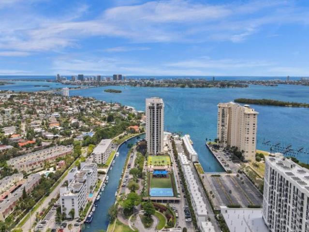 1800 NE 114th St #2210, Miami, FL 33181