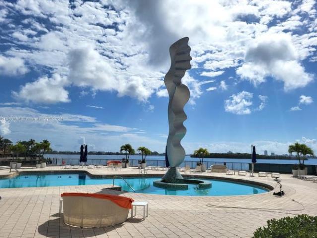 1800 NE 114th St #710, Miami, FL 33181