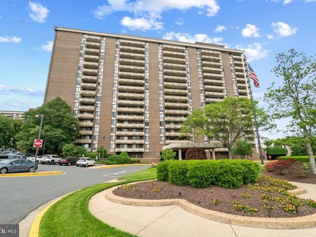 1800 Old Meadow Rd Apt 903, McLean, VA 22102