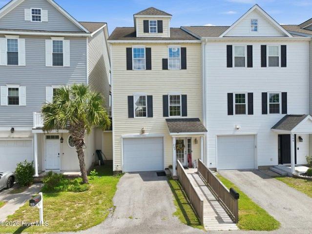 1800 Bay St Unit 206, Morehead City, NC 28557