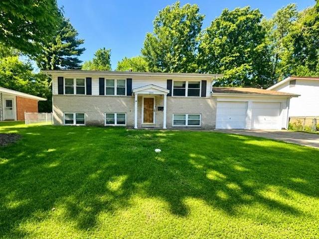 1800 Bobbinray Ave, Florissant, MO 63031