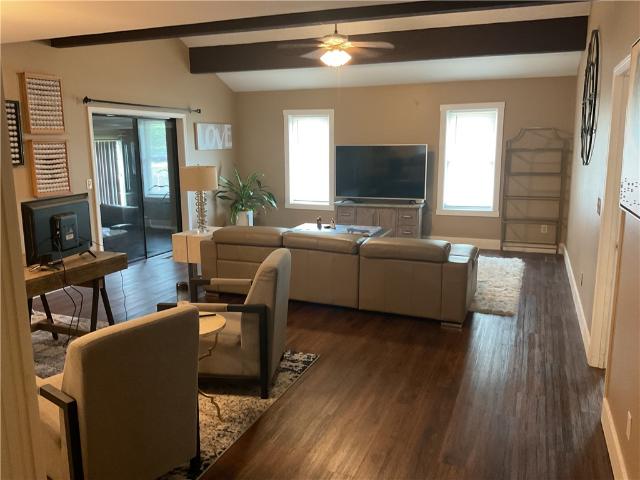 1800 Capps Road 8