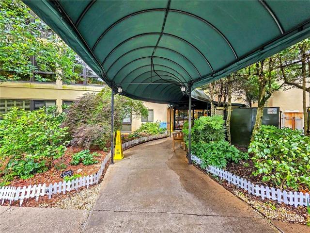 1800 Clairmont Lake 301