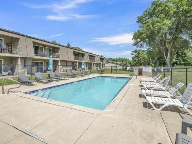 1800 Country Club Dr Unit 219, Okoboji, IA 51355
