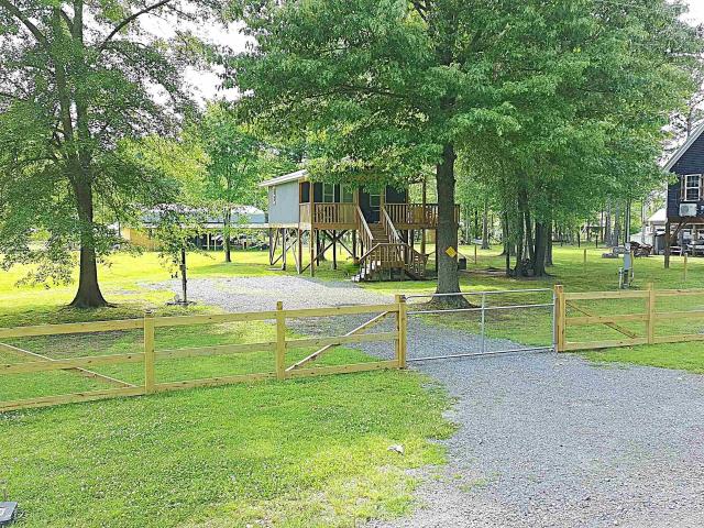 1800 County Road 1011