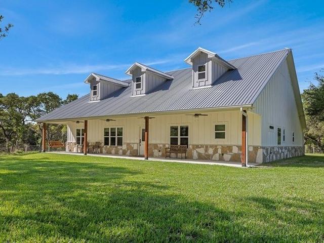 1800 County Road 122, Hallettsville, TX 77964