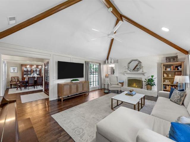 1800 Cross Bend Road