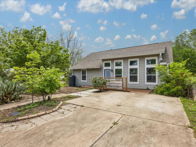 1800 Deloney St, Austin, TX 78721 | MLS #4550 | Compass