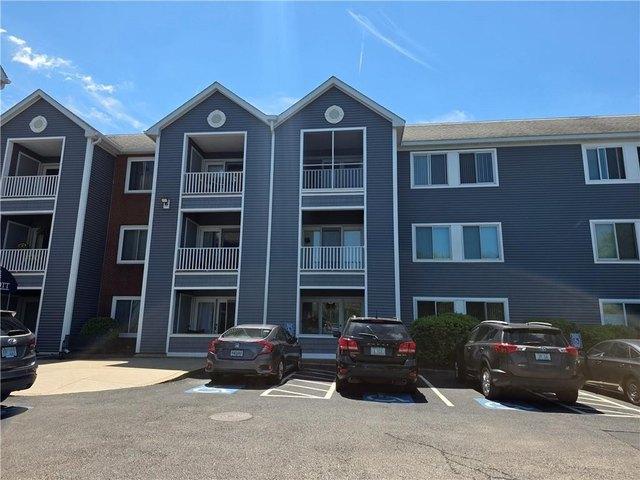1800 Douglas Ave Apt 327, North Providence, RI 02904