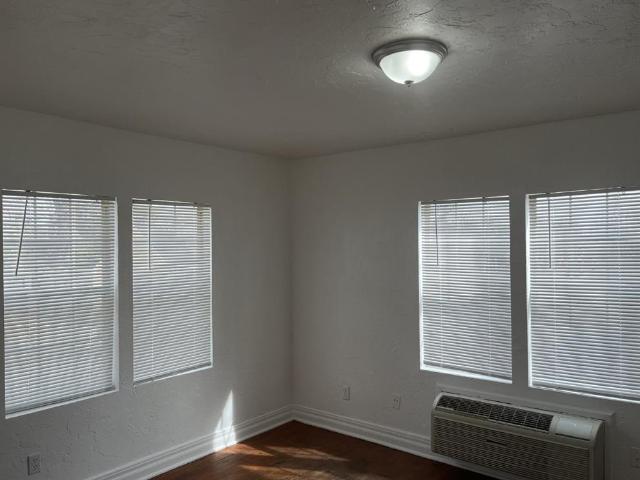 1800 Exchange Avenue # 1/2