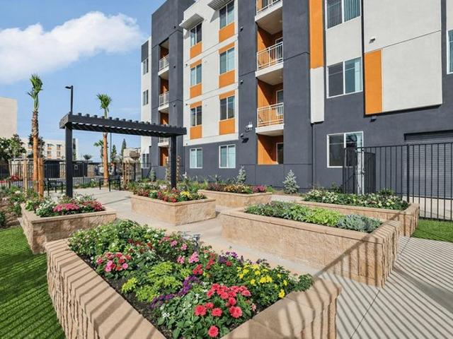 1800 E LA Veta Ave, Orange, CA 92866