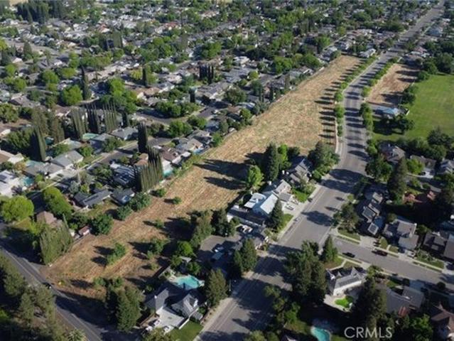 1800 E South Bear Creek Dr, Merced, CA 95340