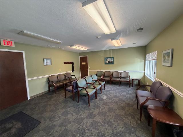 1800 English Rd