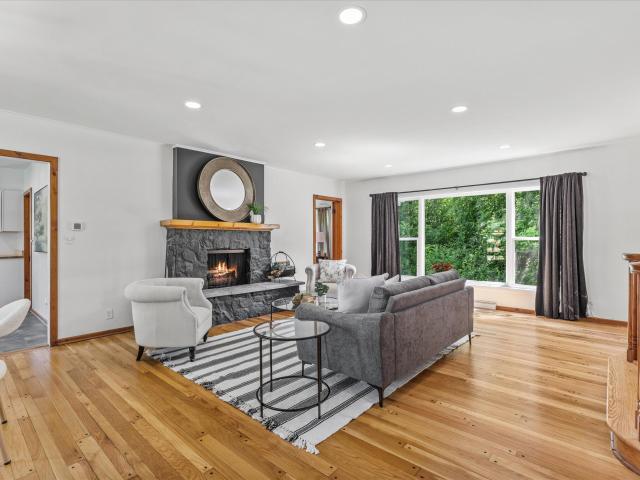 1800 Fairfax Dr
