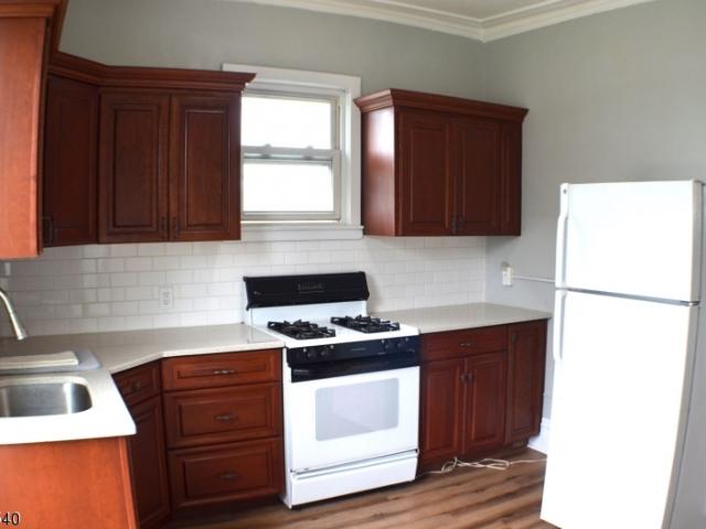 1800 Front St # 4