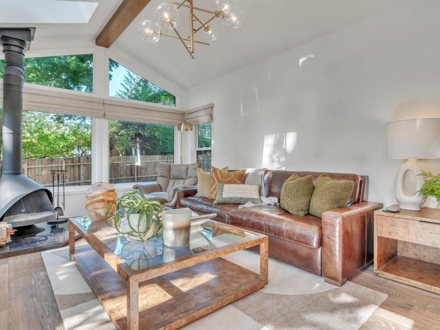 1800 Lakeshore Drive