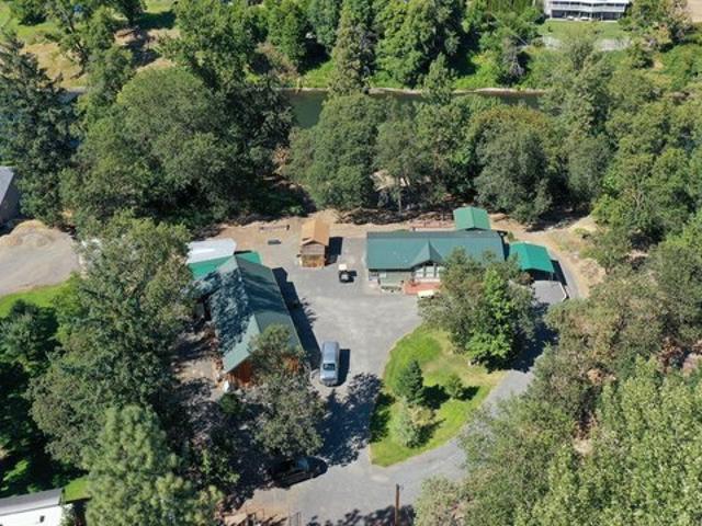 1800 Lampman Rd, Gold Hill, OR 97525