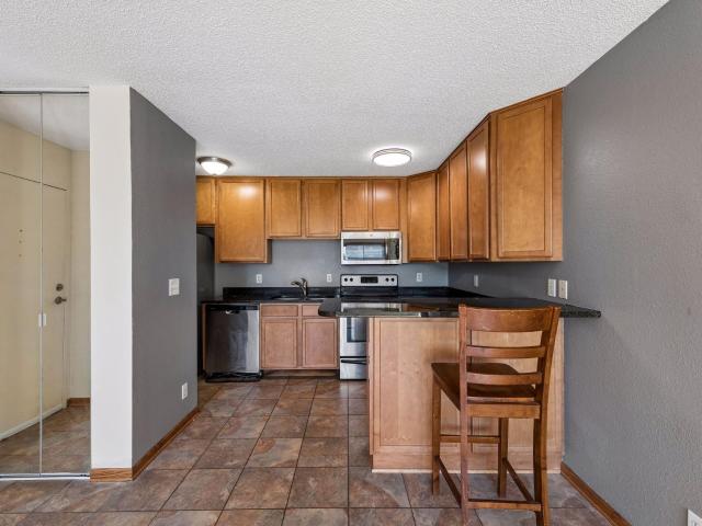 1800 Lasalle Avenue # 101