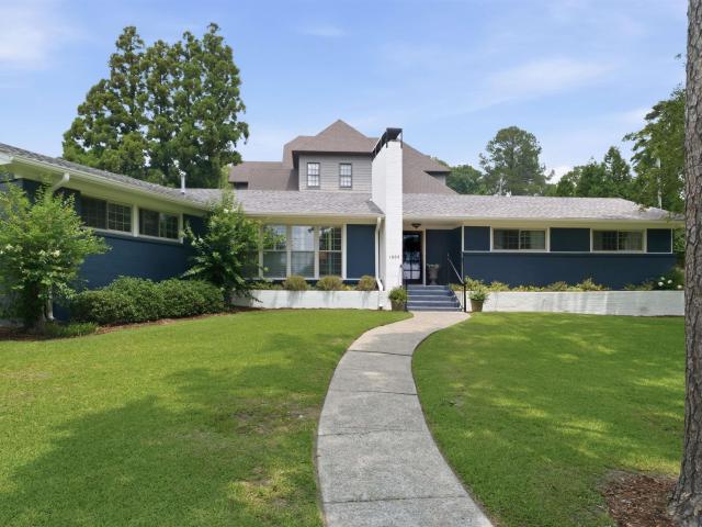 1800 Laurel Road