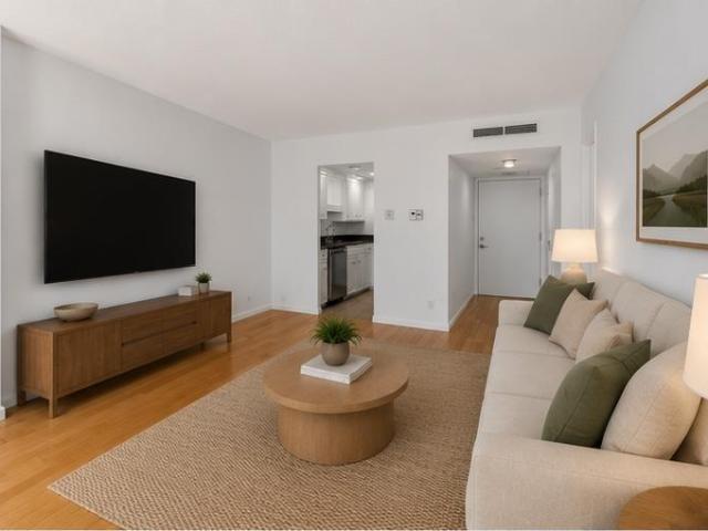 1800 Lavaca St # 512