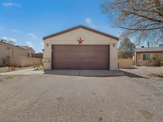 1800 Lee Loop NE