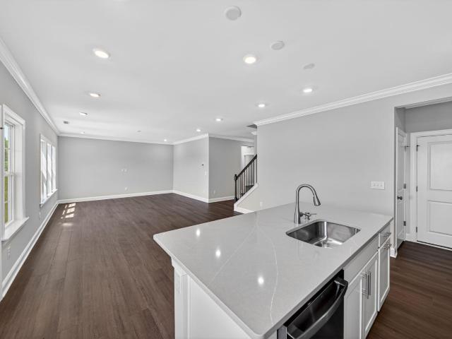 1800 Lily Bloom Way