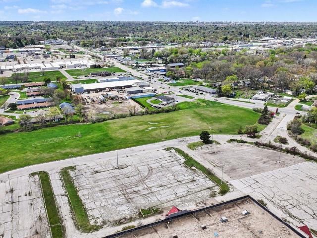 1800 Pipestone Road