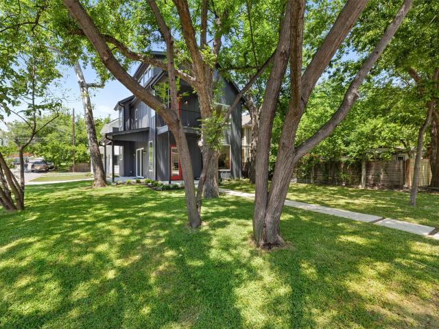 1800 Singleton Ave, Austin, TX 78702 | MLS #4078 | Compass