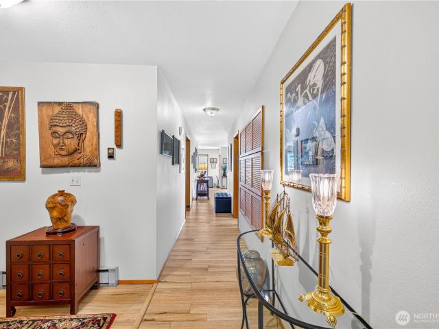 1800 Skyline Way # 206